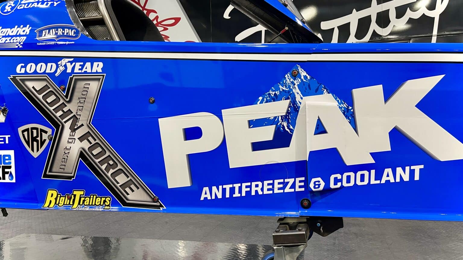 JOHN FORCE RACING AIMS FOR THE PEAK IN CHICAGO - John Force Racing